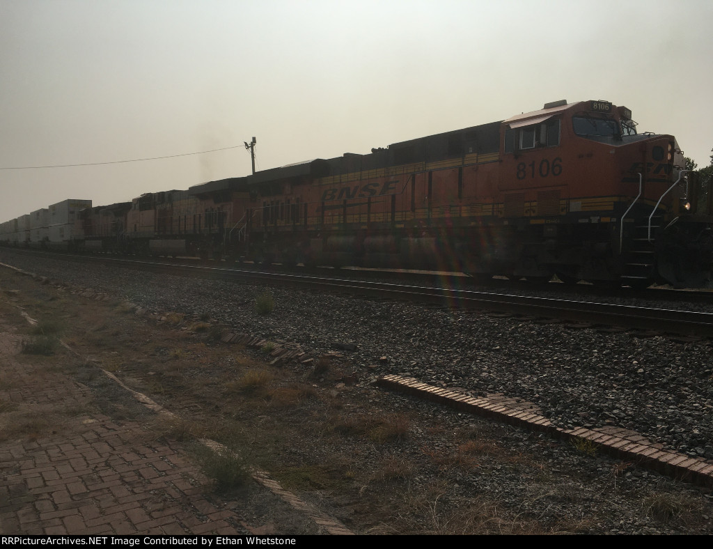 BNSF 8106